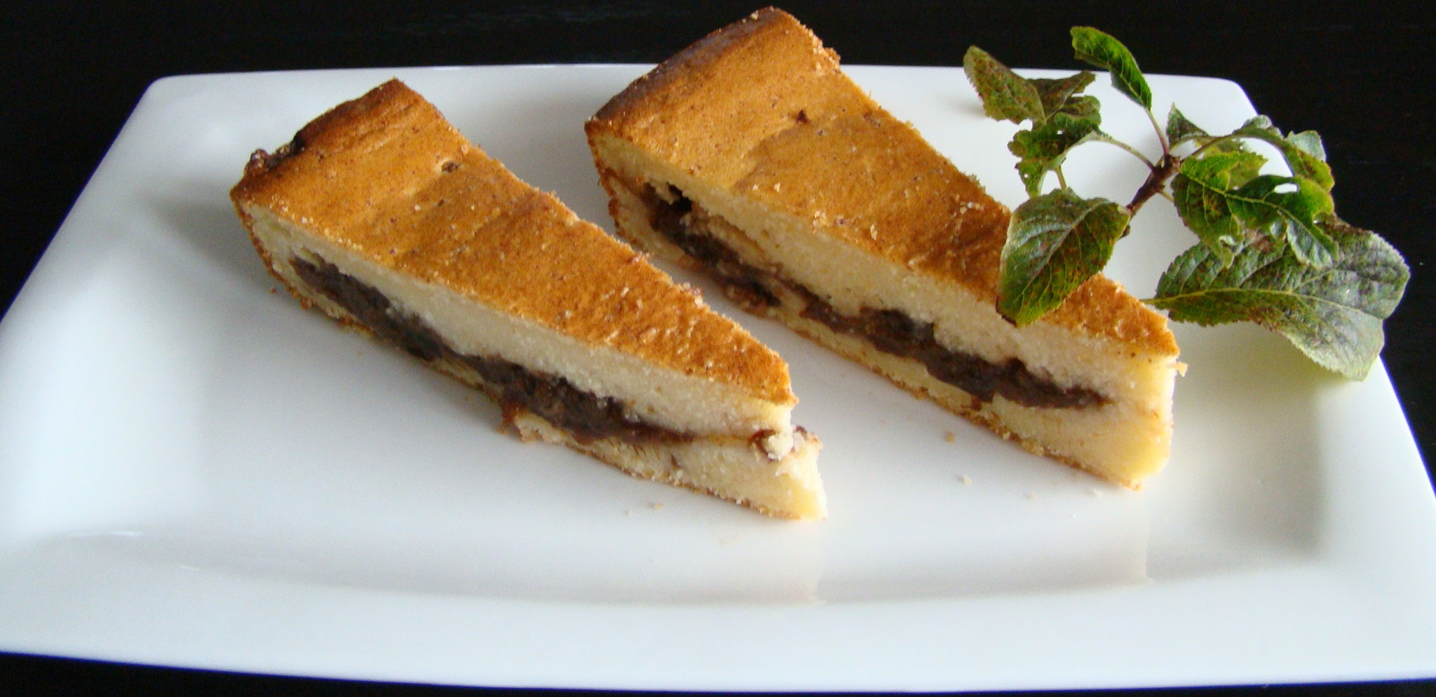 BIZCOCHO CON MERMELADA DE CIRUELAS | La cocina de Meg