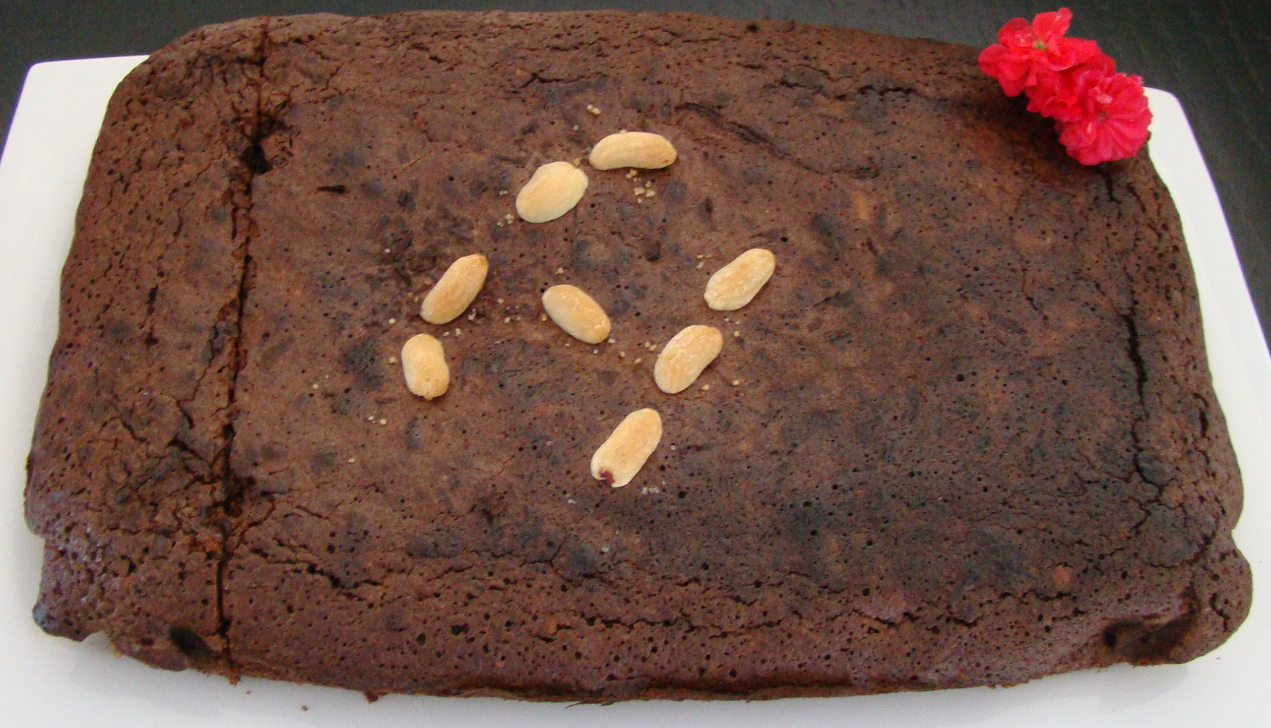 BROWNIE CON MANISES Y CIRUELAS PASAS | La cocina de Meg